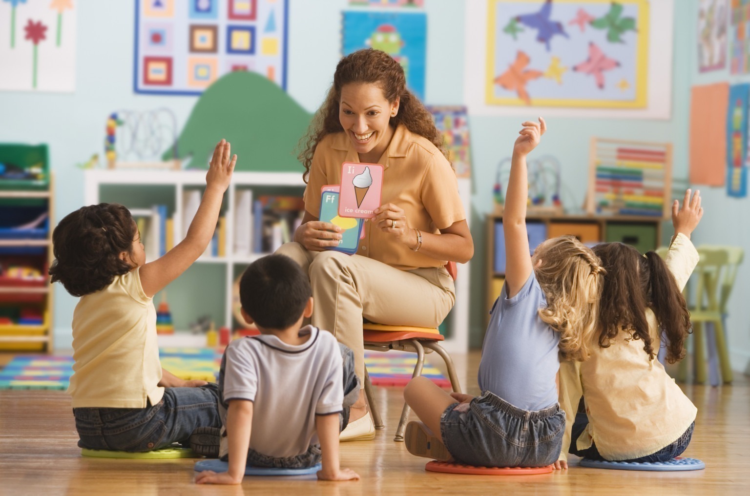 De quem é o papel de educar? Dos pais ou da escola? De quem é o papel de educar? Dos pais ou da escola?